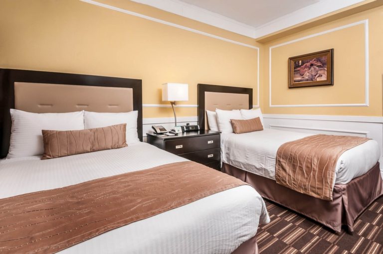 Rooms – Pickwick Hotel